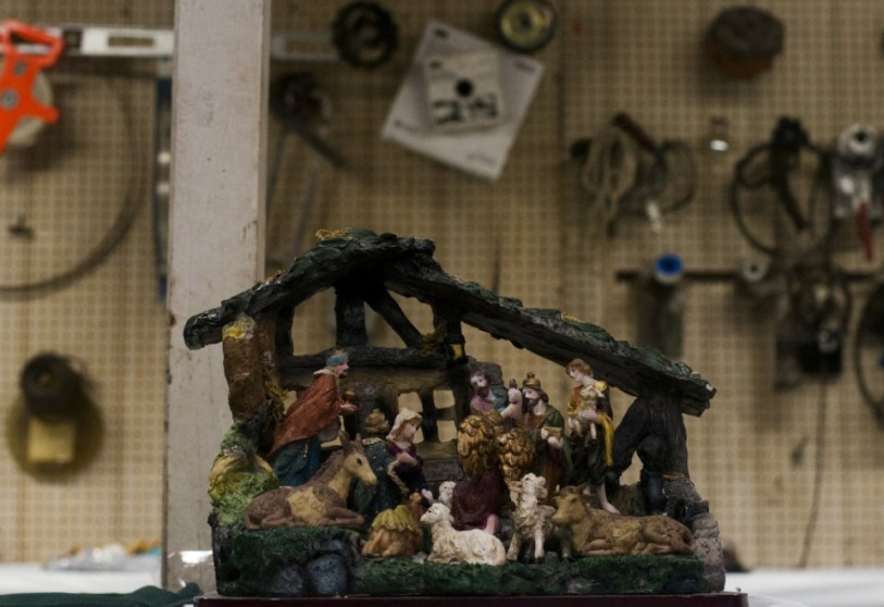 Parishioners celebrate Christmas Eve Mass in a Pole Barn - Hansen Buildings