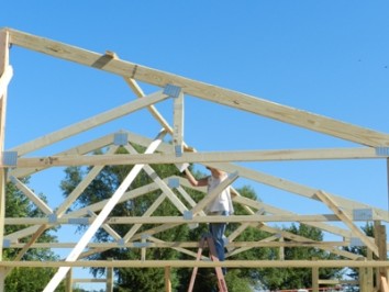 Cutting Trusses - Hansen Buildings