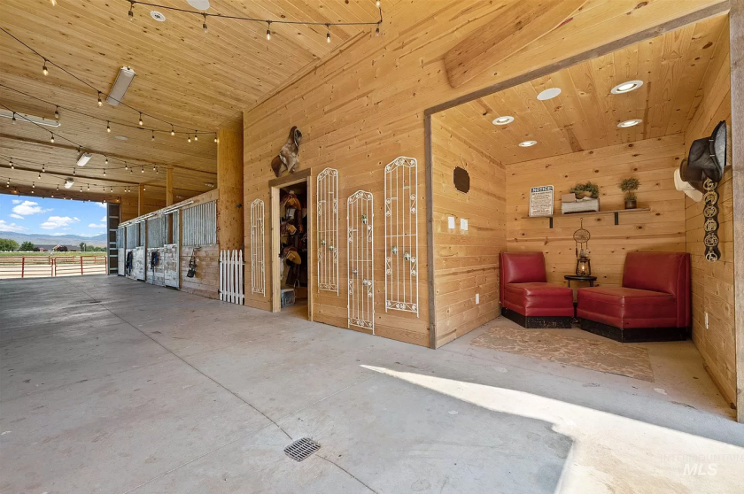 Pole Barn With Living Quarters | Hansen Pole Buildings