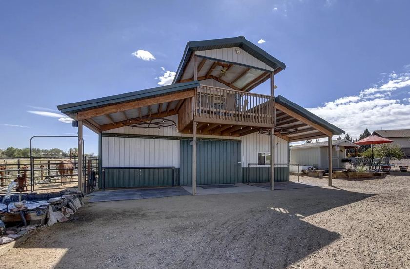 Pole Barns for Horses | Hansen Pole Buildings