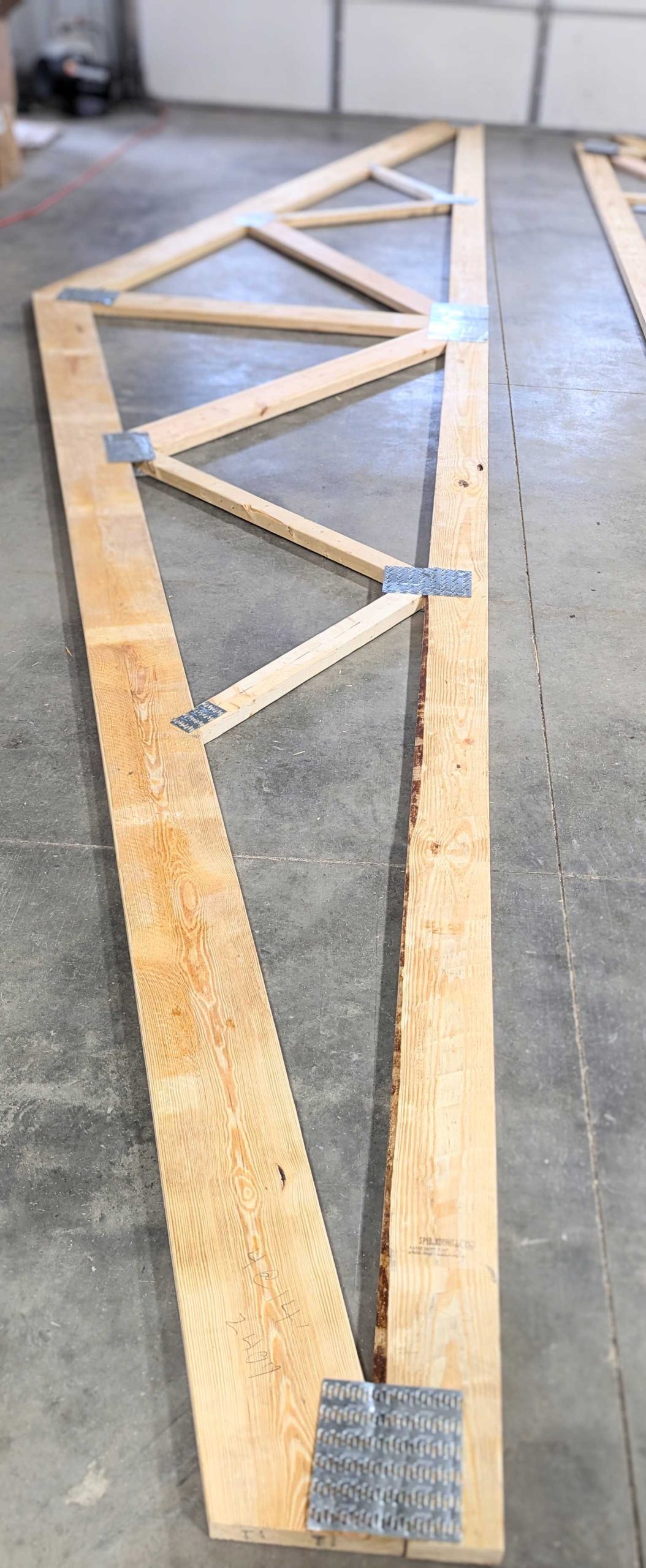 Metal Connector Plates Have Teeth